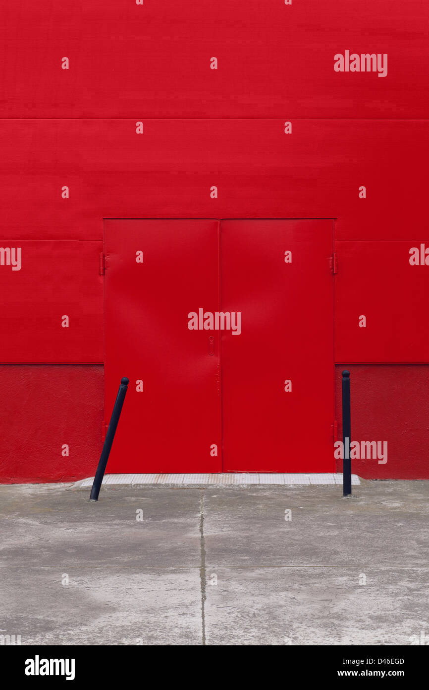 Red lines hi-res stock photography and images - Alamy