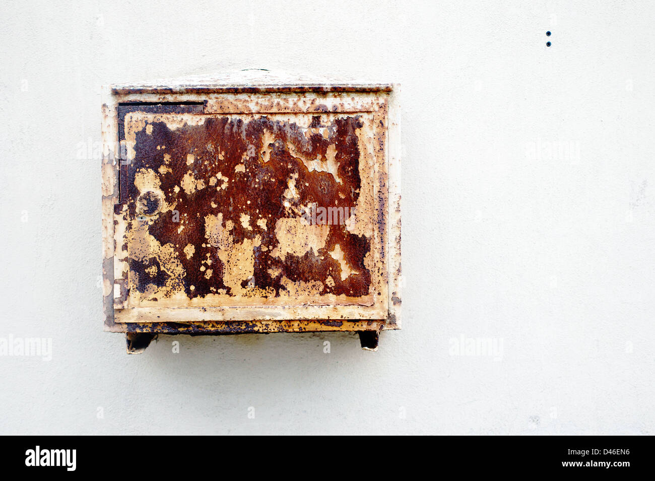 Rusted mailbox hi-res stock photography and images - Alamy
