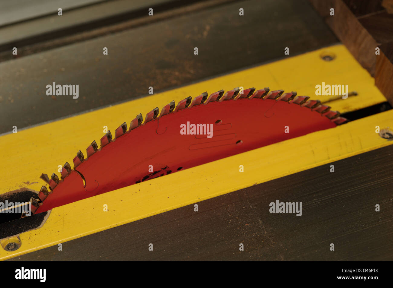 workshop disk saw Stock Photo - Alamy