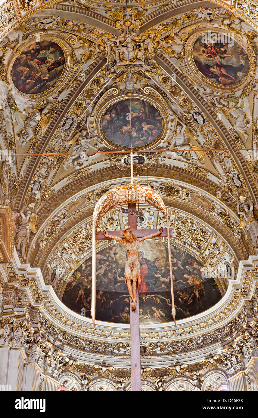 Apse interior hi-res stock photography and images - Alamy