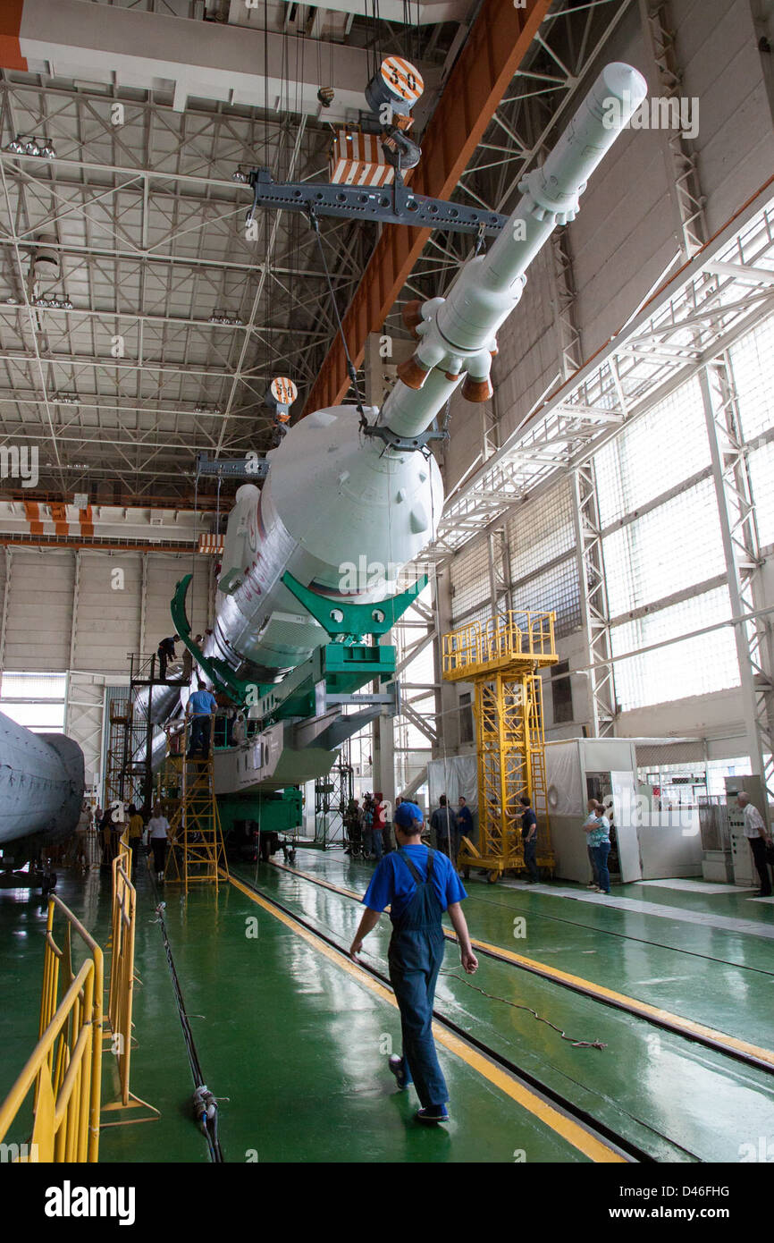 Expedition 31 Soyuz Assembly (201205120005HQ Stock Photo - Alamy