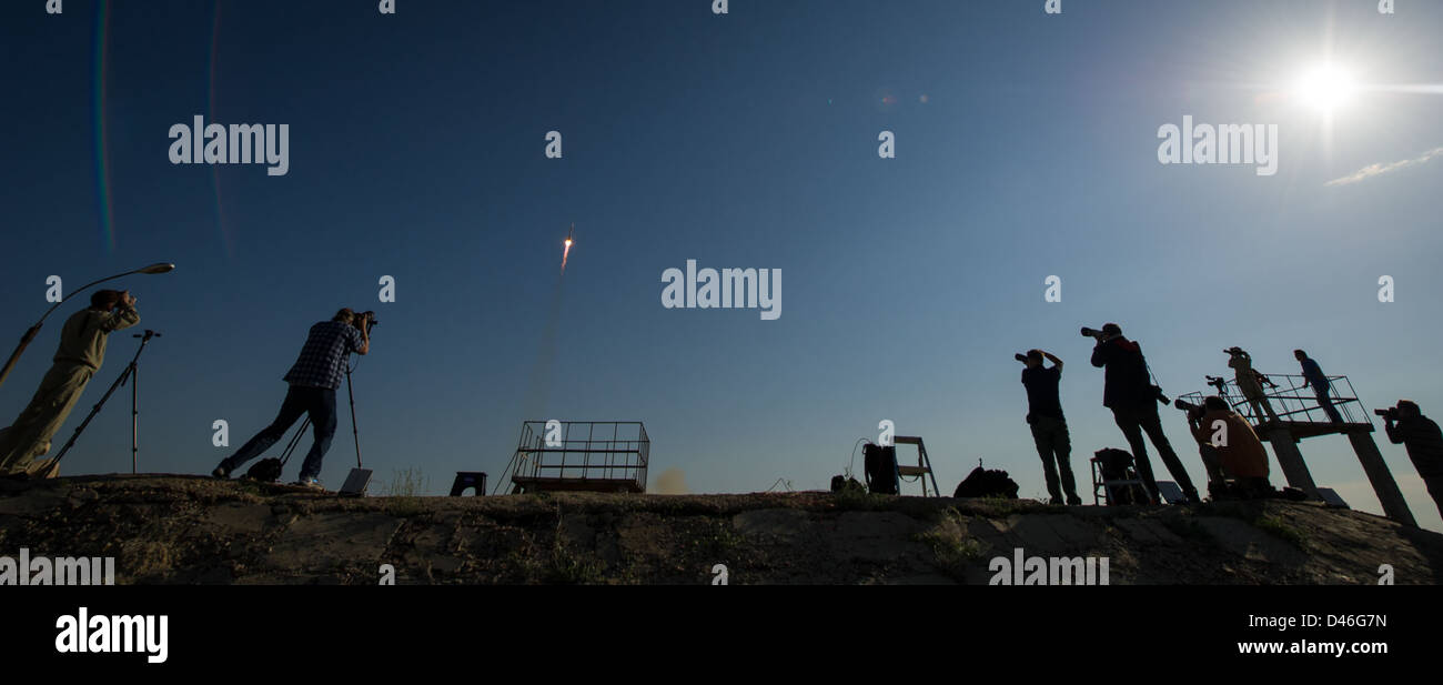Expedition31launch hi-res stock photography and images - Alamy