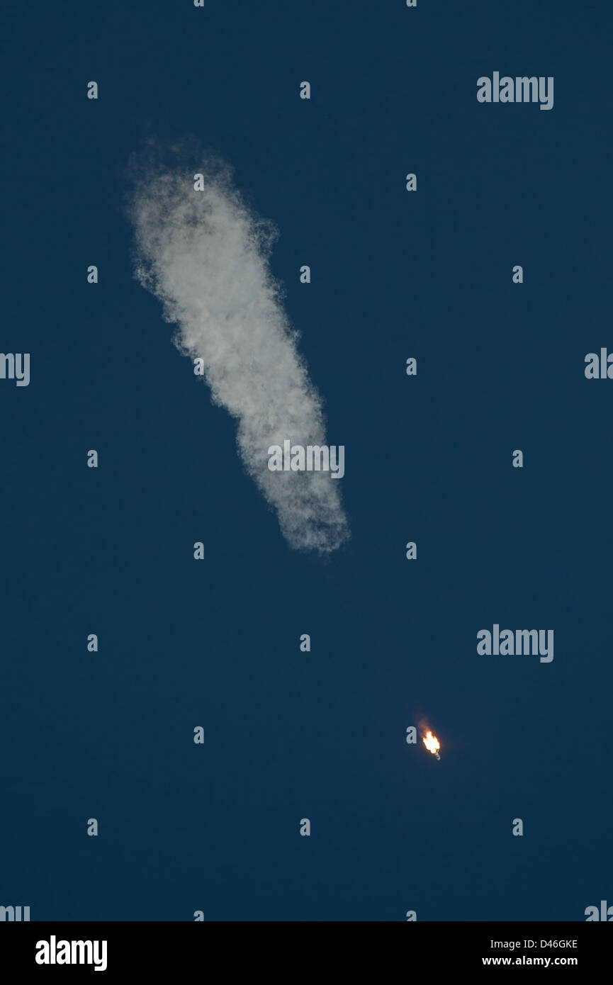 Expedition 31 launch hi-res stock photography and images - Alamy