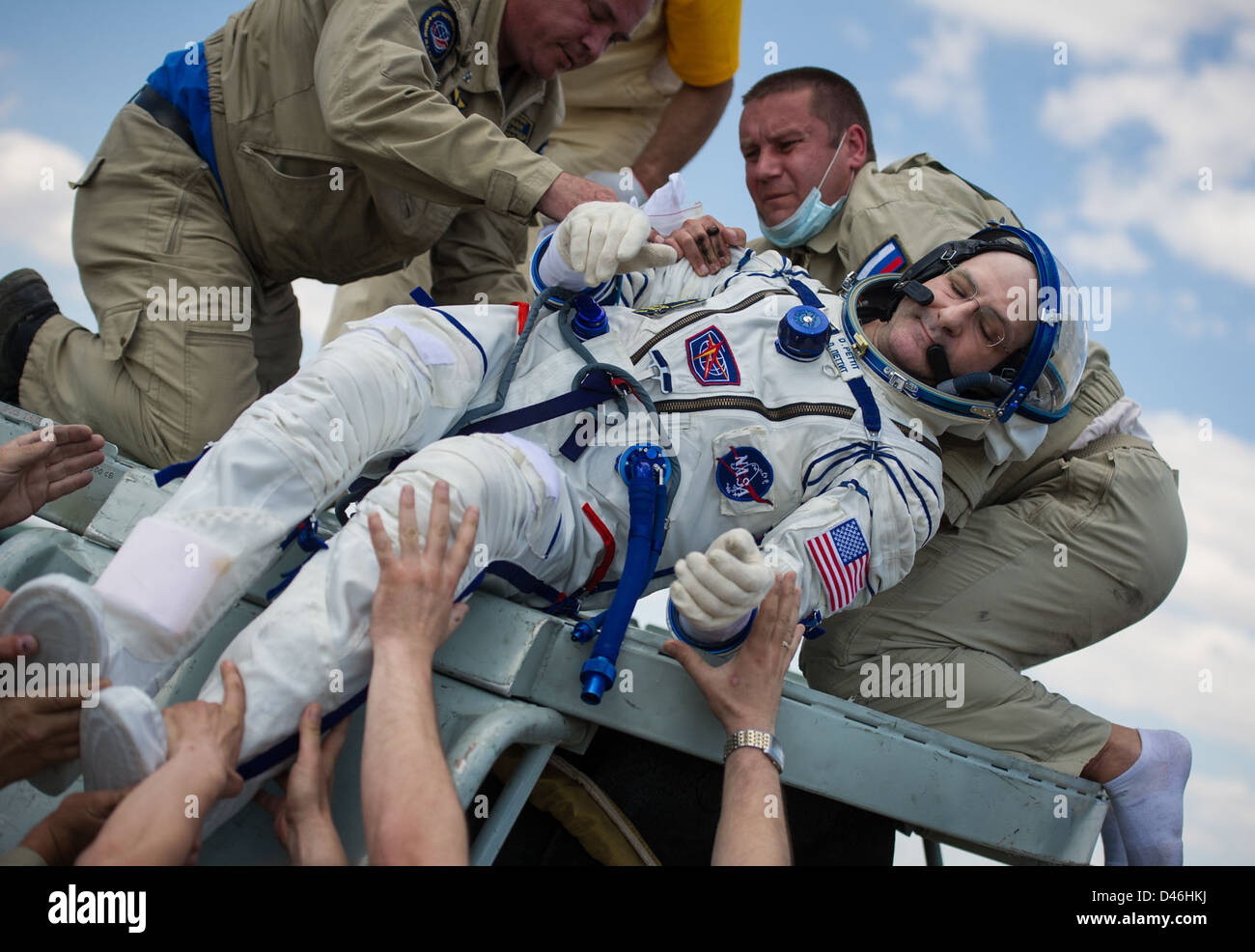 Expedition 31 Landing (201207010004HQ Stock Photo - Alamy