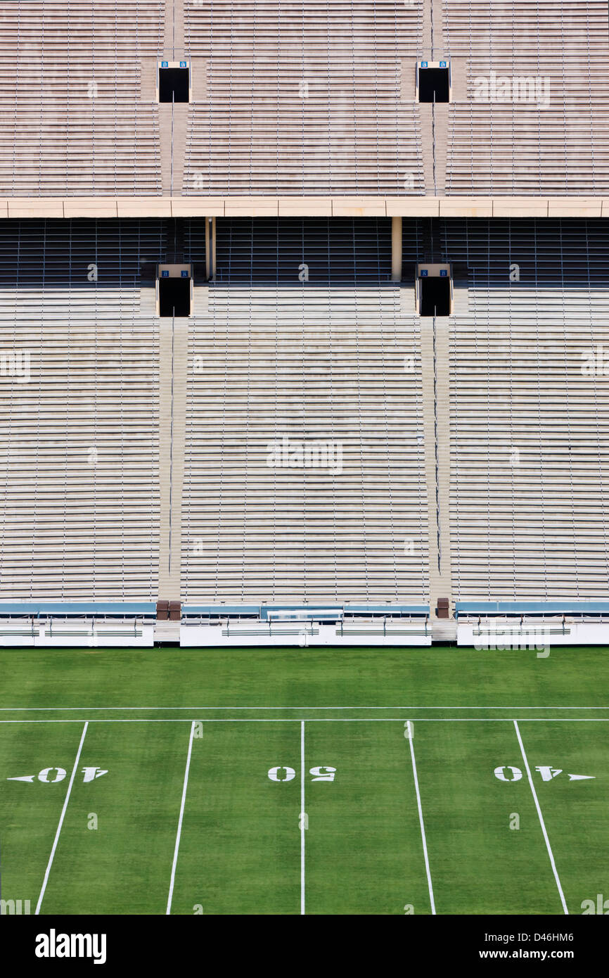 50 yard line hi-res stock photography and images - Alamy