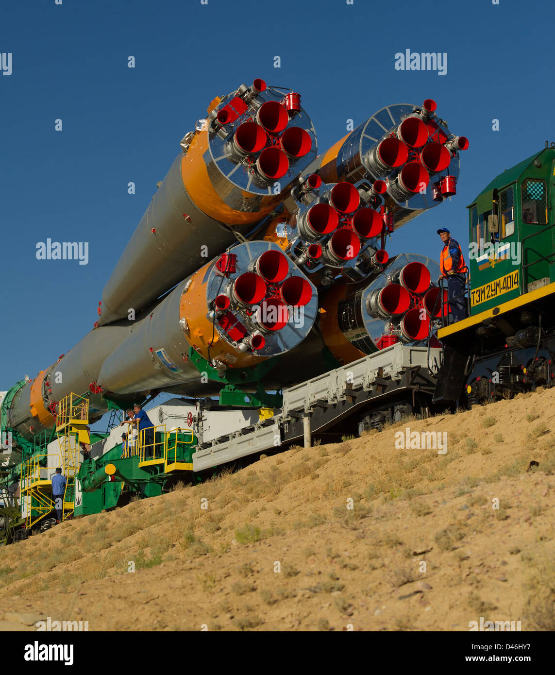Expedition 32 launch hi-res stock photography and images - Alamy