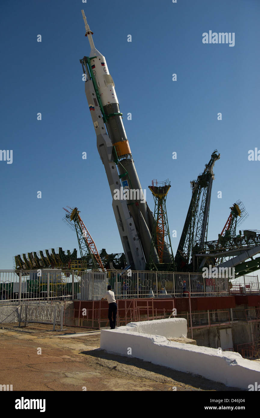 The Soyuz rocket for Expedition 32 is rolled out to the launch pad at ...