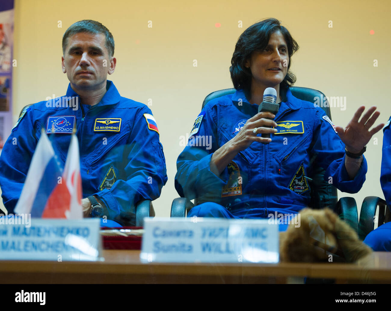 Expedition 32 preflight hi-res stock photography and images - Alamy