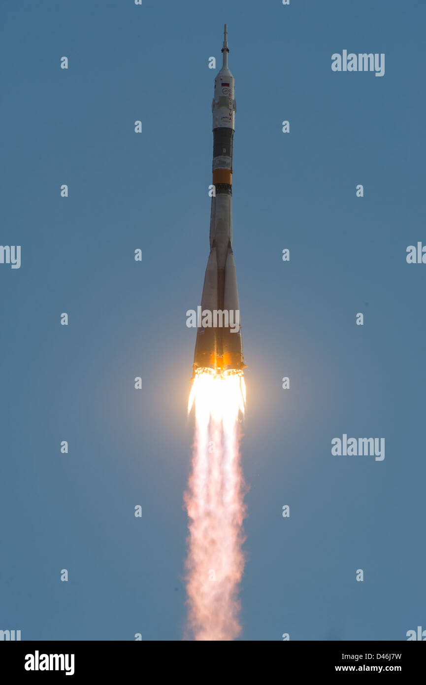 Expedition 32 Launch (201207150012HQ Stock Photo - Alamy