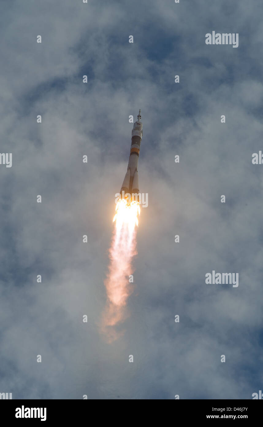Expedition 32 Launch (201207150013HQ Stock Photo - Alamy