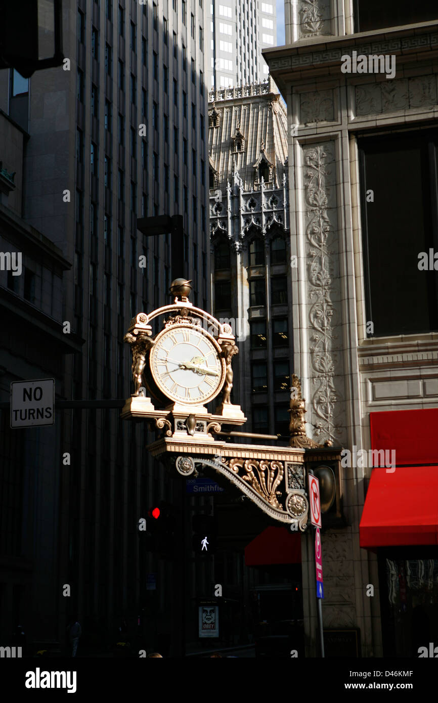 Clock corner hi-res stock photography and images - Alamy