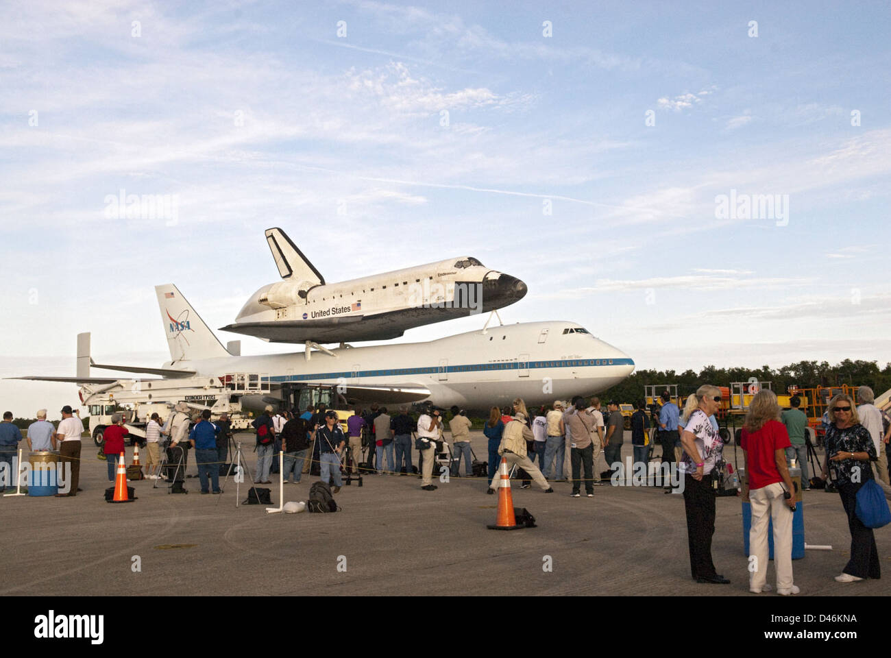 Media landing hi-res stock photography and images - Alamy