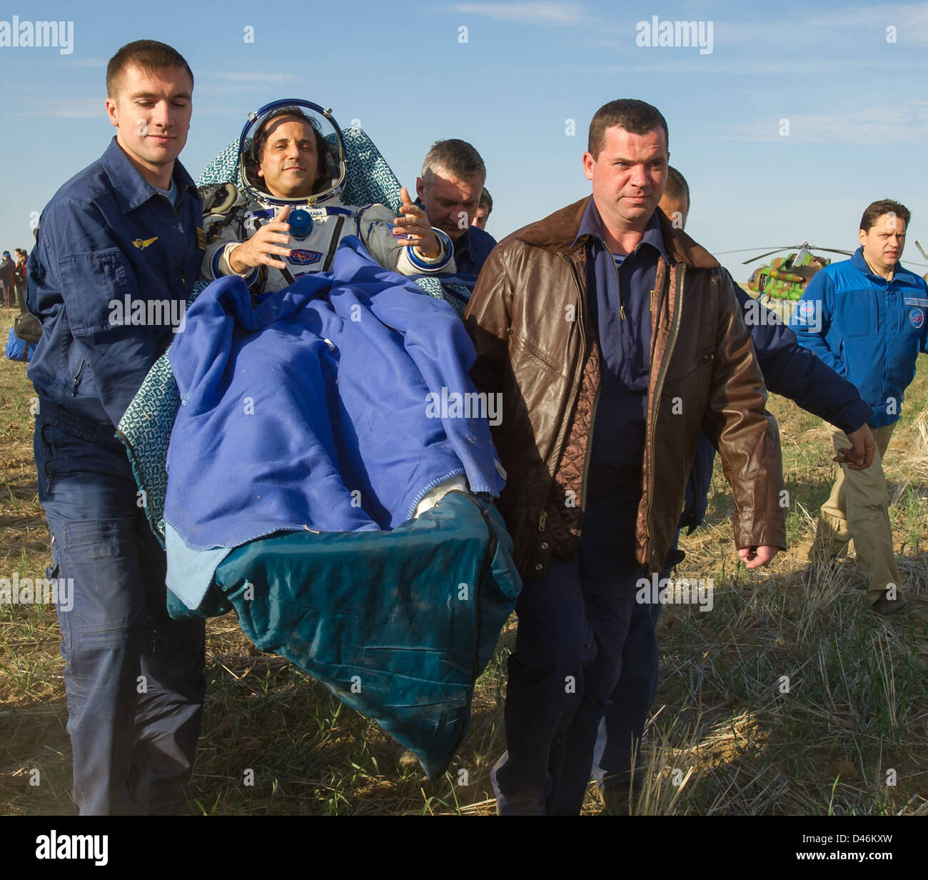 Expedition 32 astronauts, including NASA astronaut Joe Acaba, safely ...