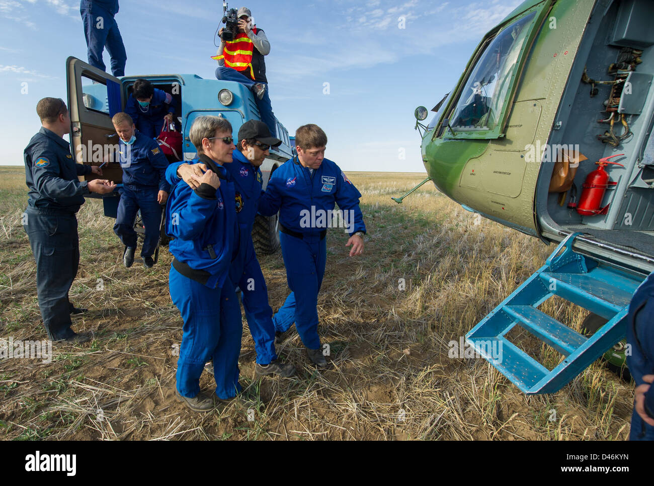 Expedition 32 Landing (201209170040HQ Stock Photo - Alamy