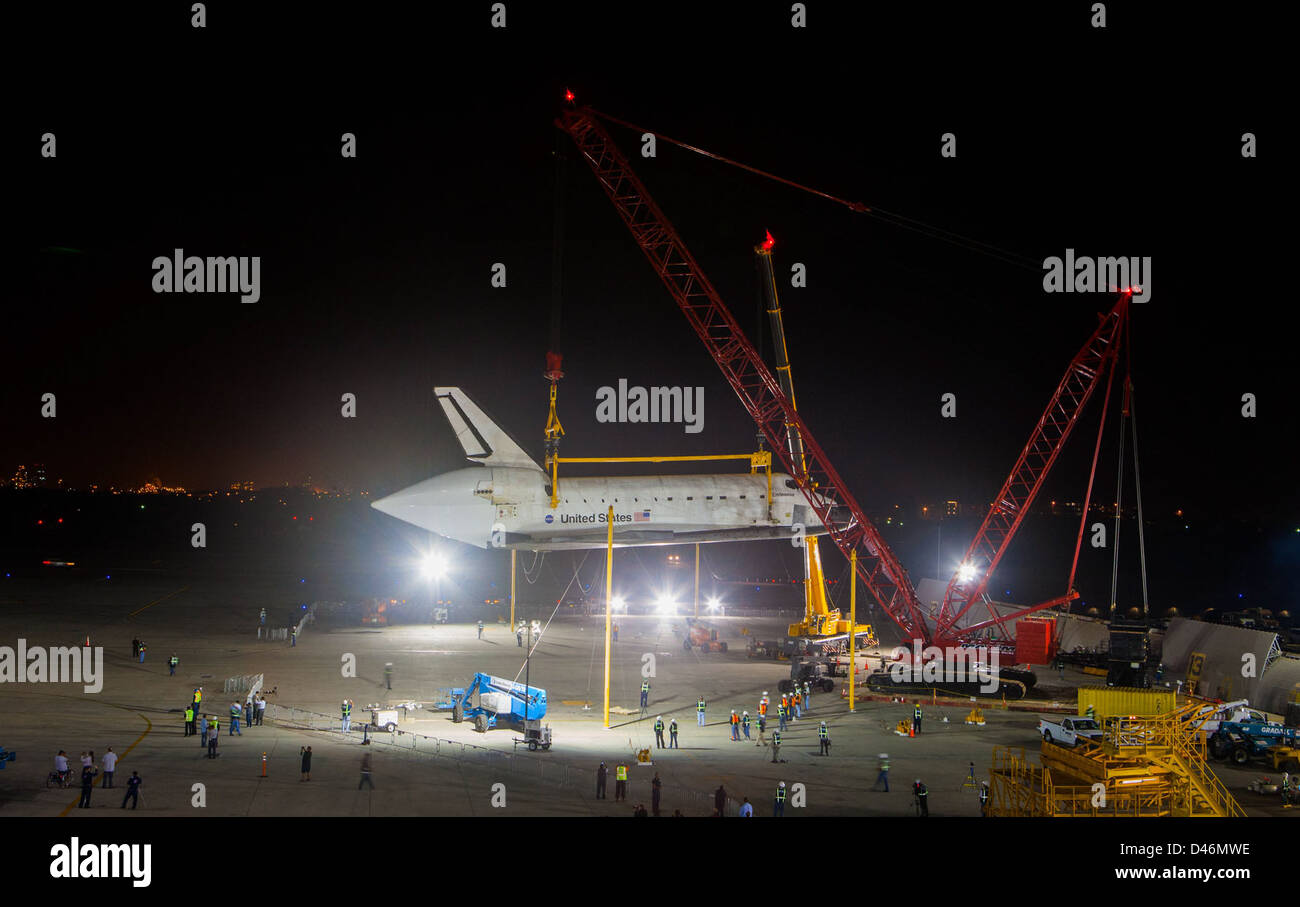 Spaceshuttle endeavour hi-res stock photography and images - Alamy