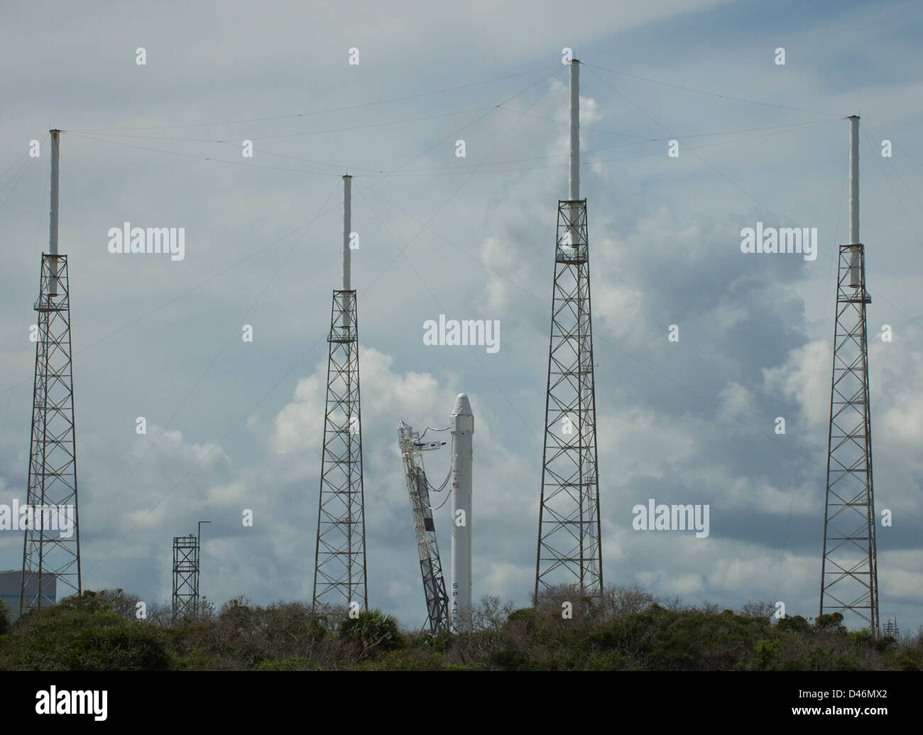 SpaceX CRS-1 Launch Day (201210070001HQ Stock Photo - Alamy