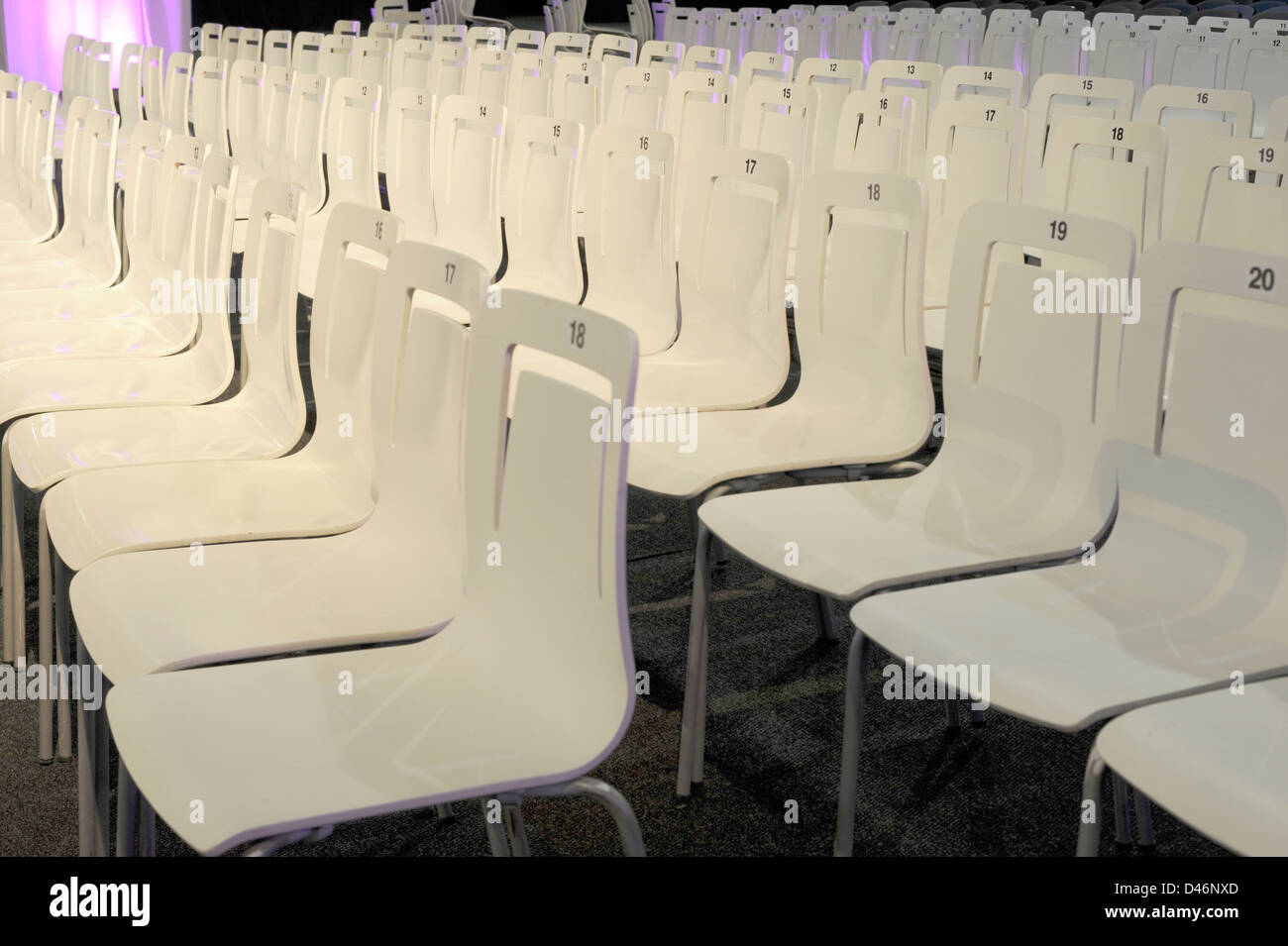 Row of seating hi-res stock photography and images - Alamy