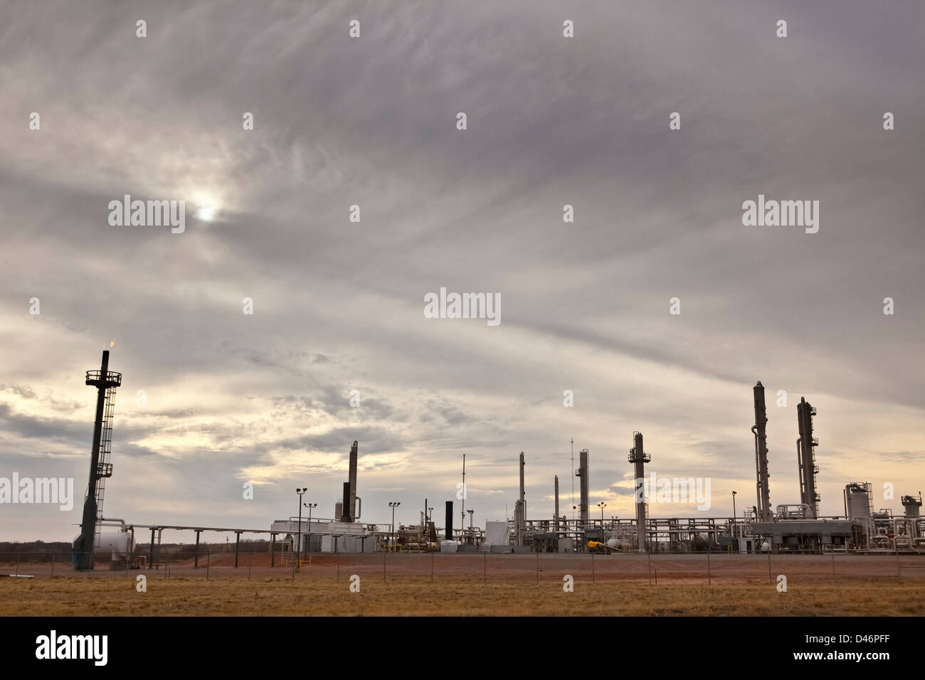 Piping in Oil and gas Refinery Stock Photo - Alamy