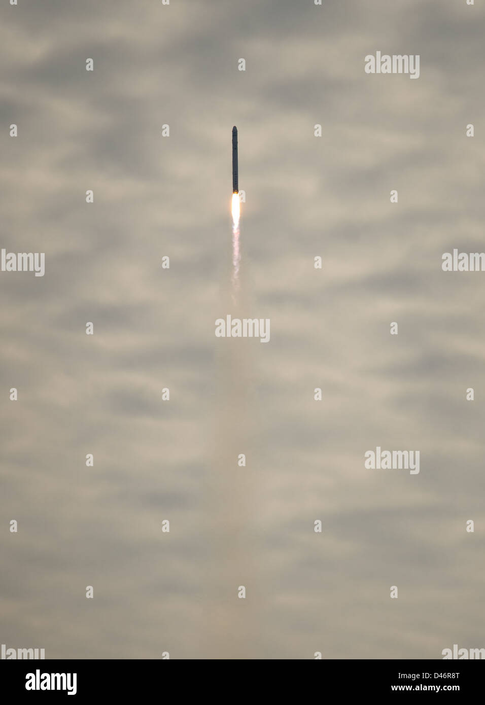 Spacex falcon9 rocket hi-res stock photography and images - Alamy