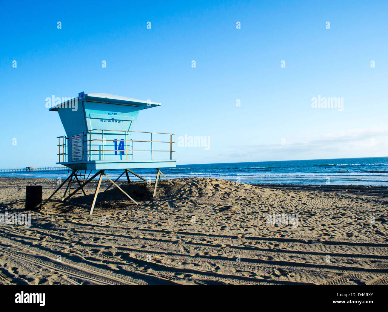 Lifeguard patrol tower hi-res stock photography and images - Alamy
