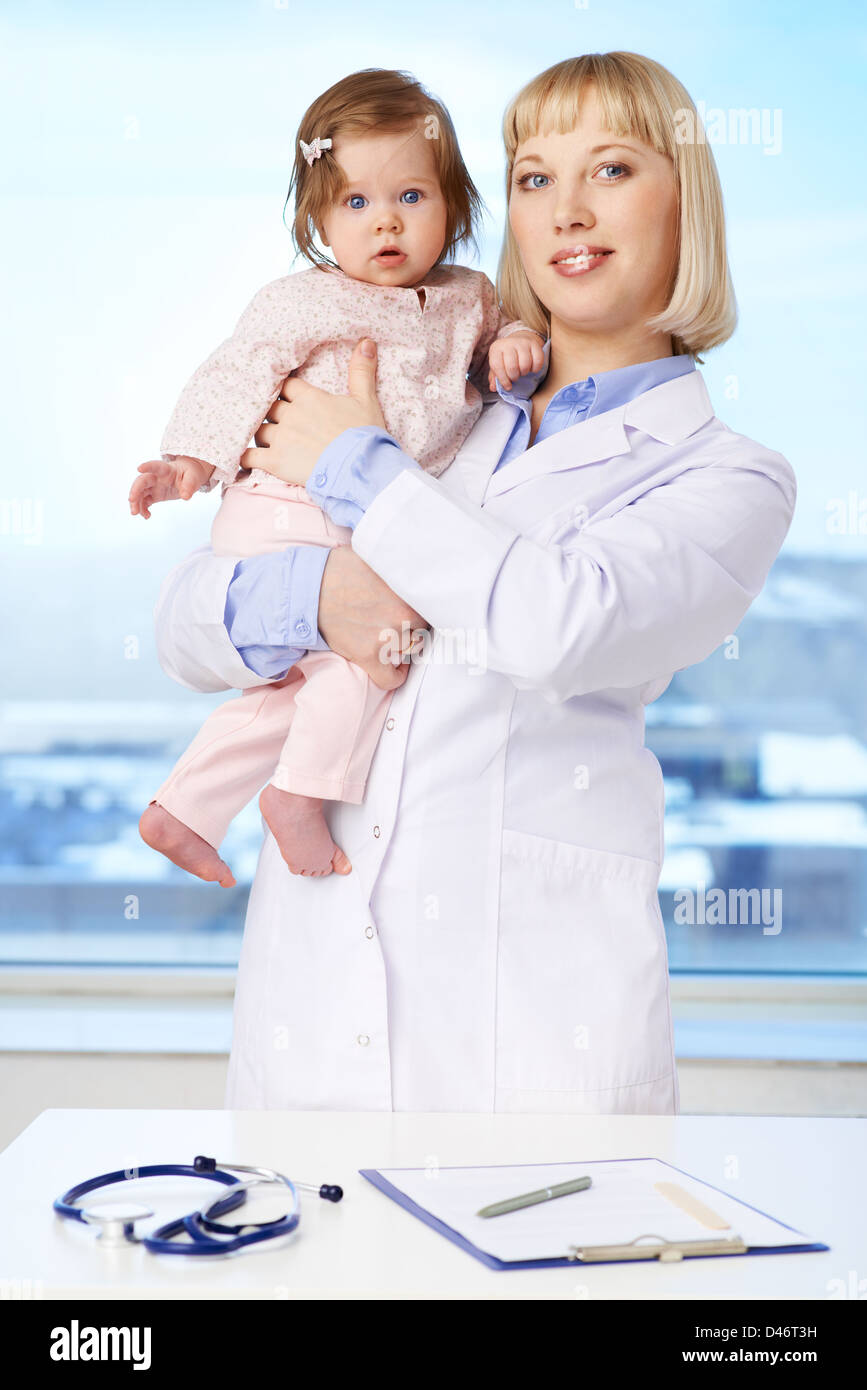Pediatrician vertical hi-res stock photography and images - Alamy