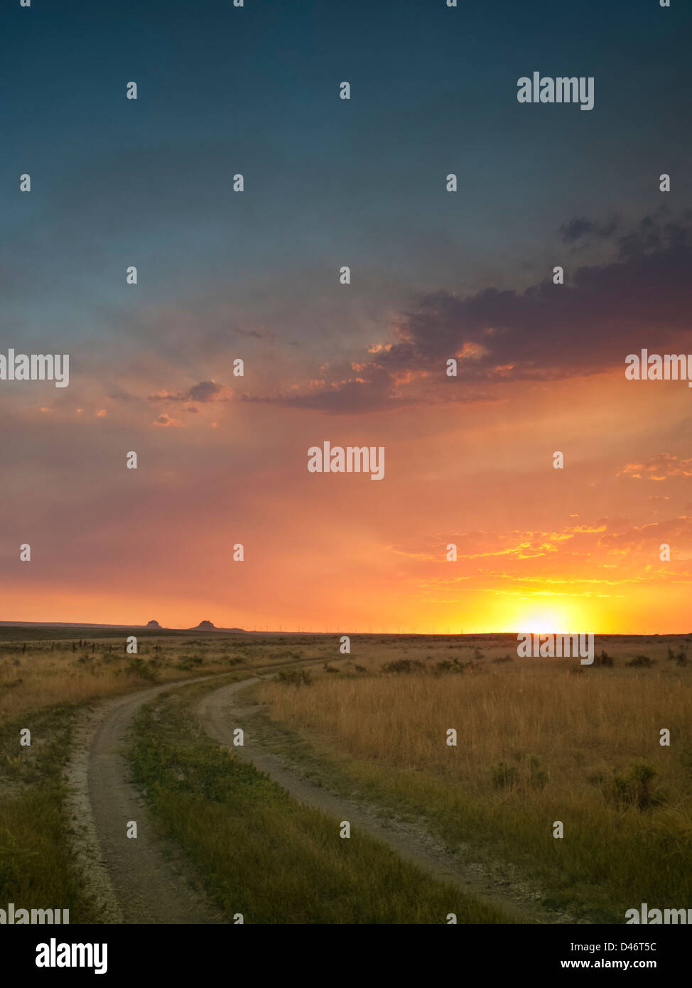 Dramatic sunset at Pawnee National Grassland in Weld County, of ...