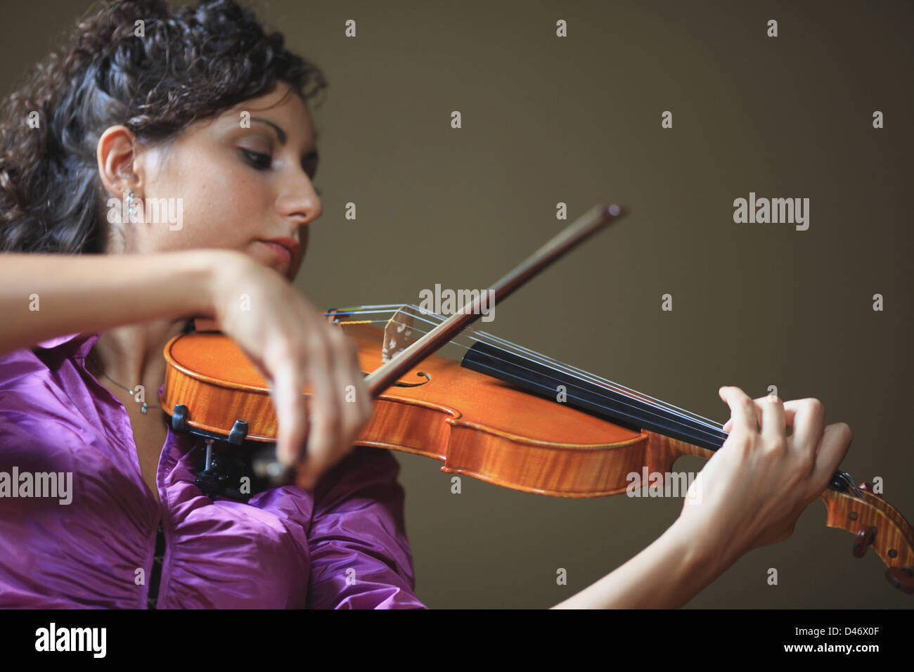 Woman Playing Violin Stock Photo - Alamy