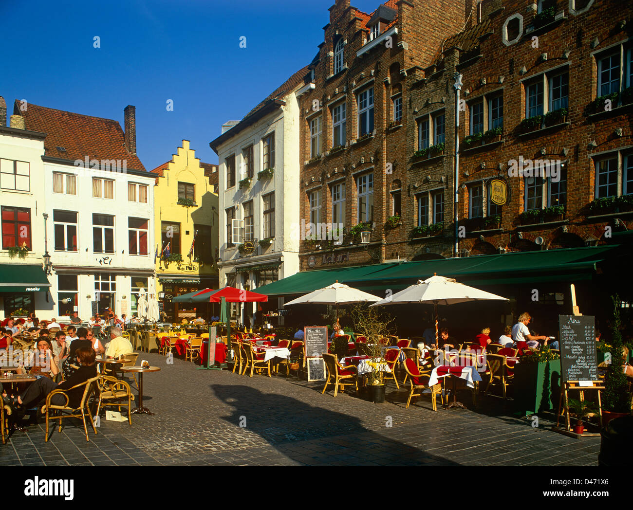 Pavement cafe/restaurant, Bruges, Belgium Stock Photo - Alamy