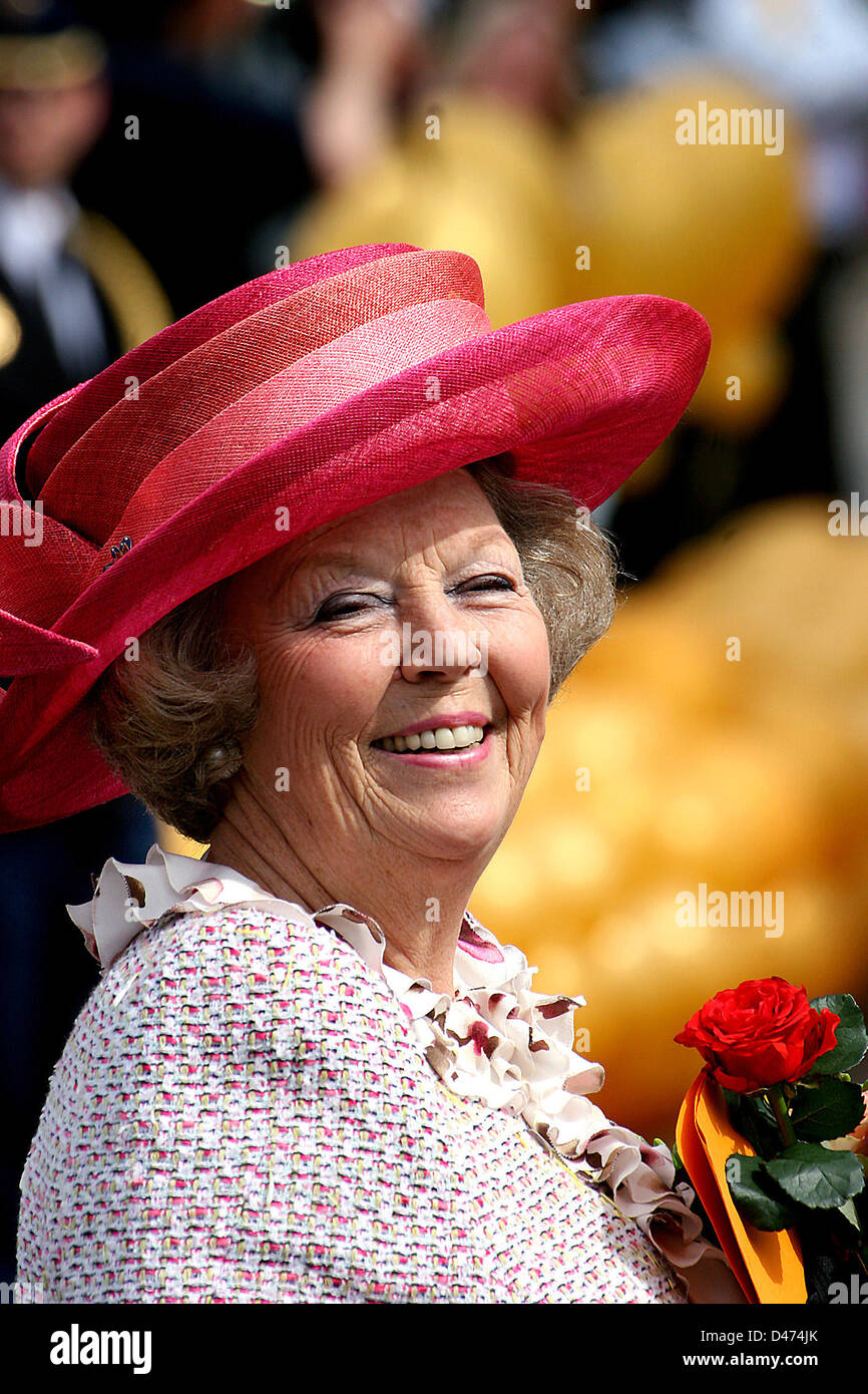 Human interest hum people smiling hat royals rose jubilee netherlands ...