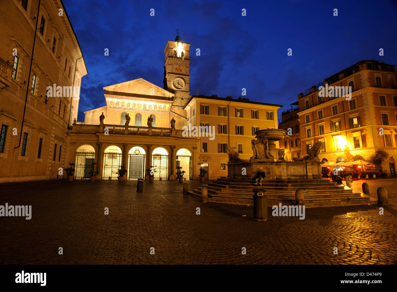 Piazza di Santa Maria in Trastevere, Rome, Italy Stock Photo - Alamy