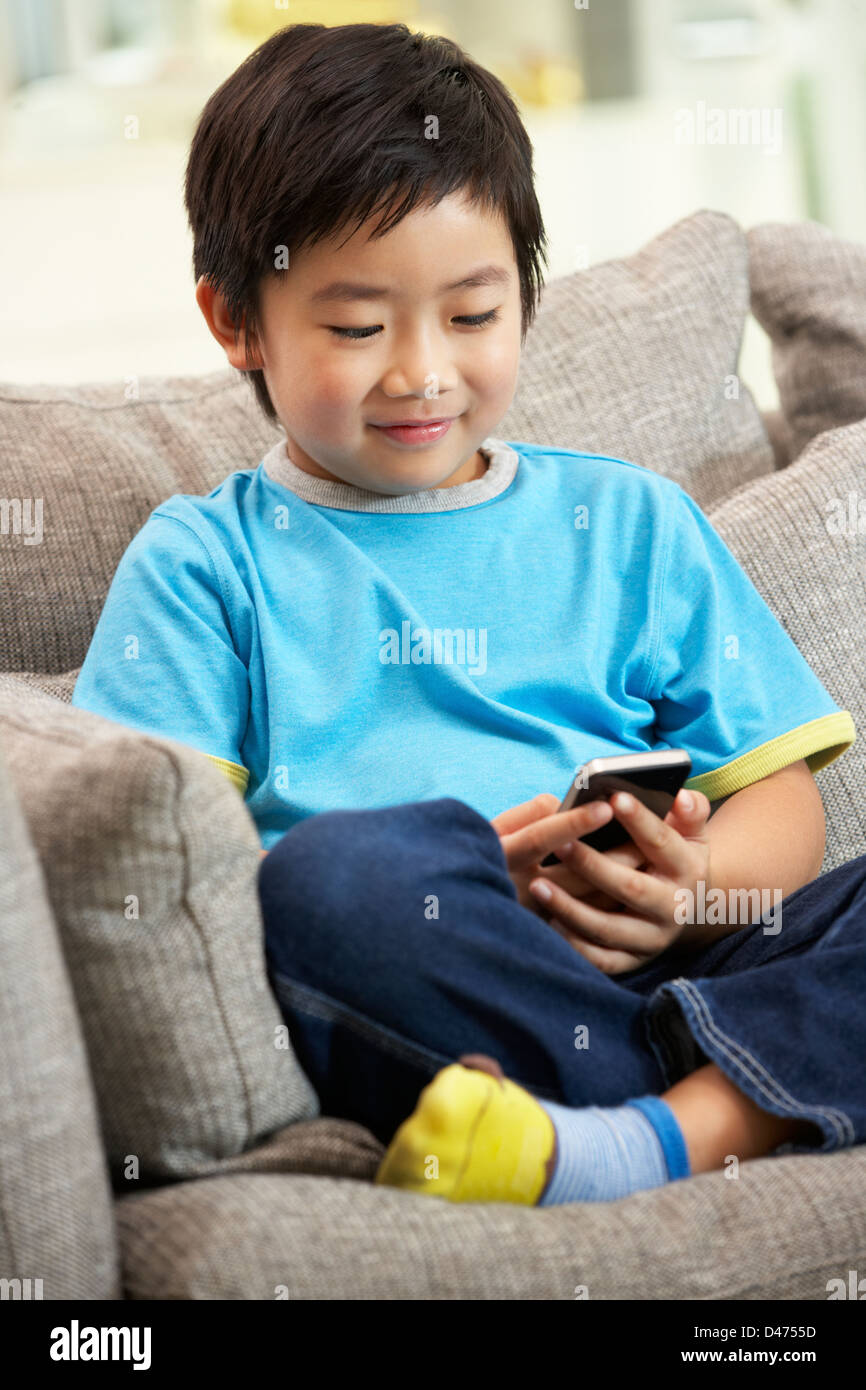 Mobile phone old hong kong hi-res stock photography and images - Alamy
