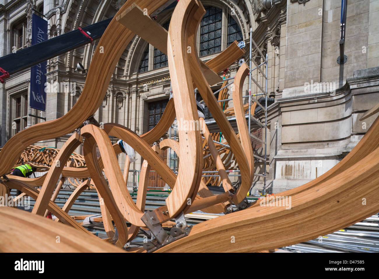 Timber Wave, Installation for London Design Festival 2011, London ...
