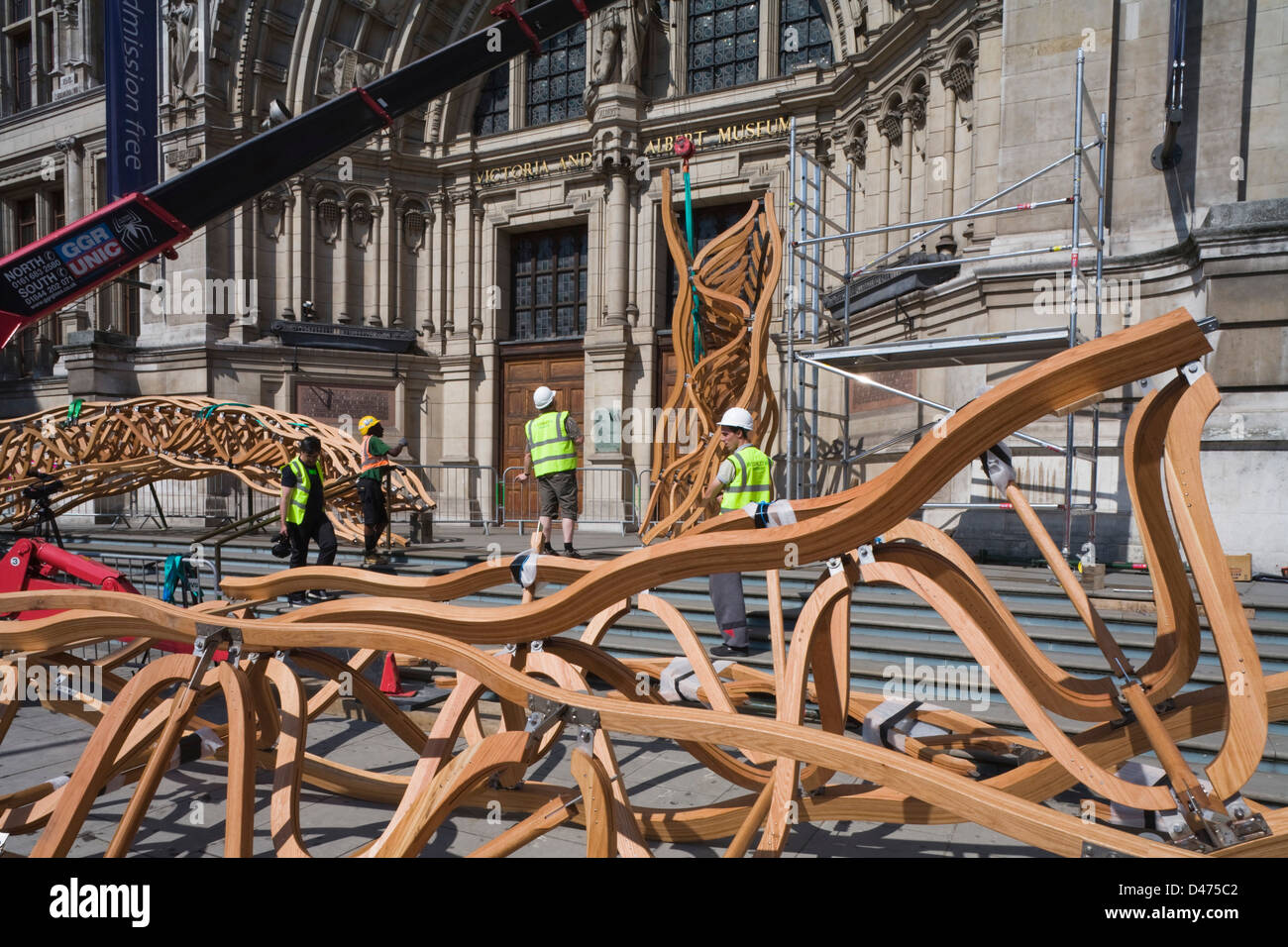 Timber scaffold hi-res stock photography and images - Alamy