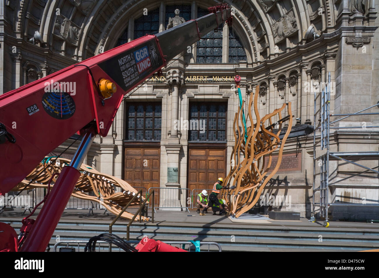 Timber Wave, Installation for London Design Festival 2011, London ...