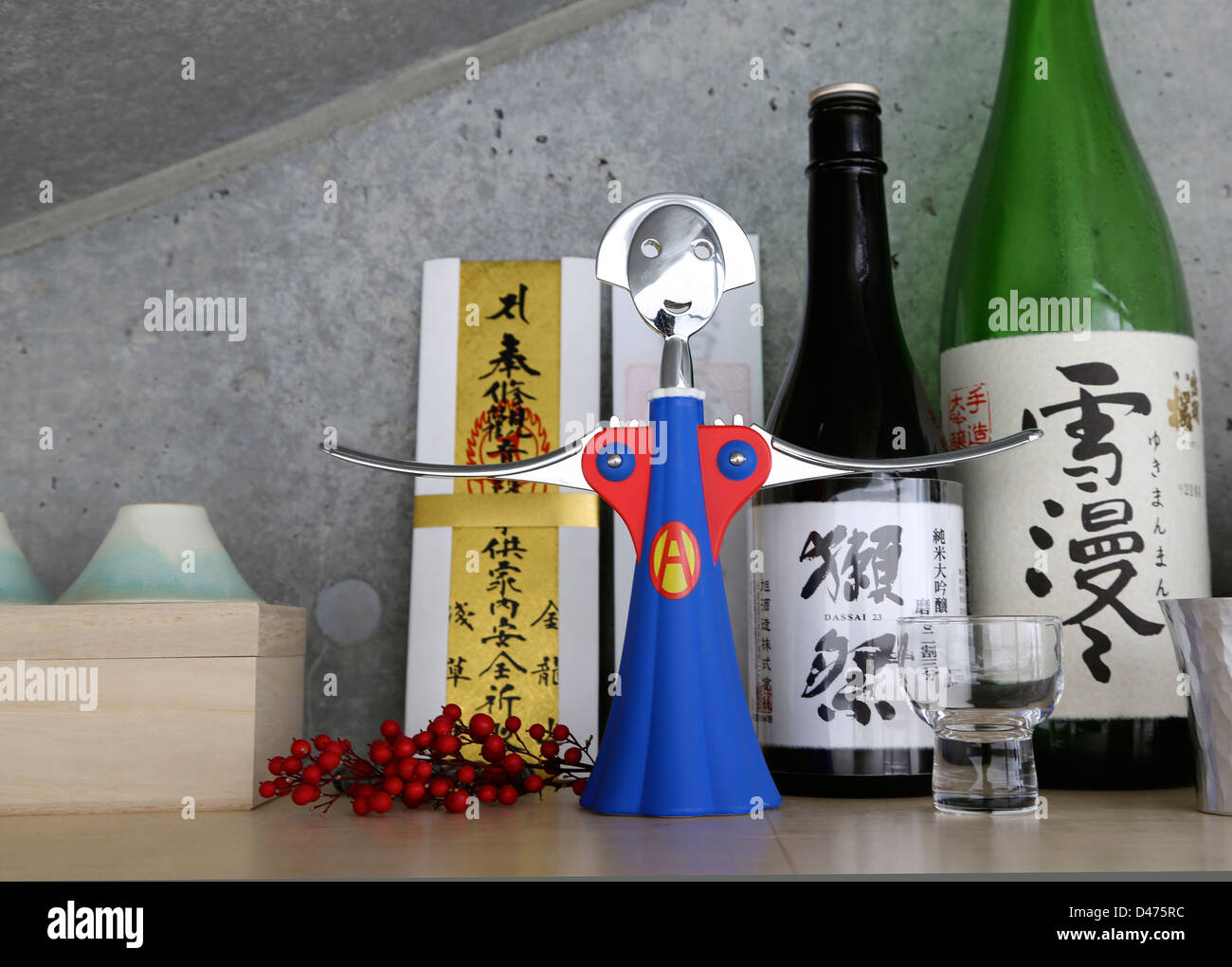 Japan sake cup hi-res stock photography and images - Alamy