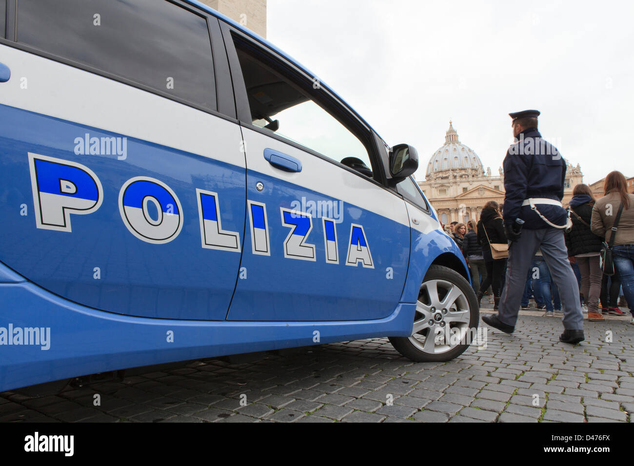 Italian police car hi-res stock photography and images - Alamy