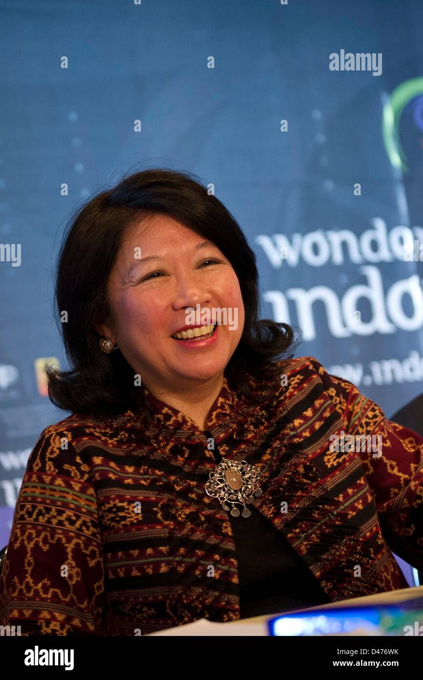 Minister of tourism and creative economy hi-res stock photography and ...