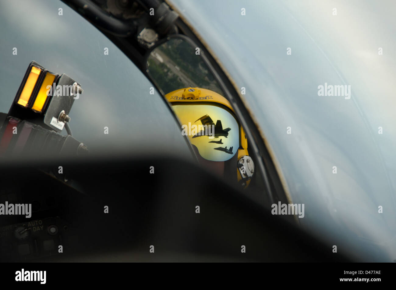 Blue angels delta formation hi-res stock photography and images - Alamy
