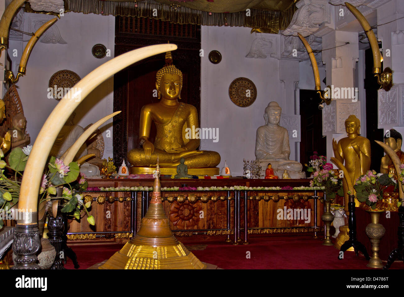 Buddha tooth relic sri lanka hi-res stock photography and images - Alamy