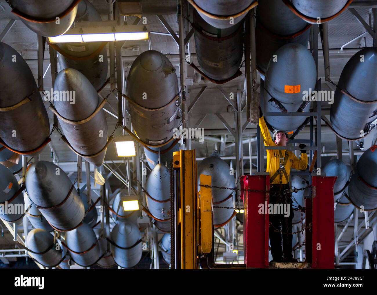 Fuel pod hi-res stock photography and images - Alamy
