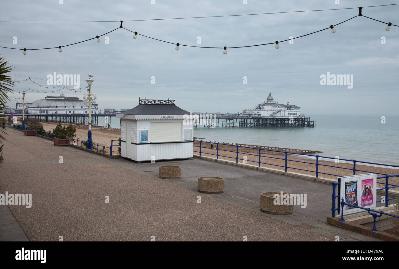 Eastbourne seafront beach promenade pier hi-res stock photography and ...