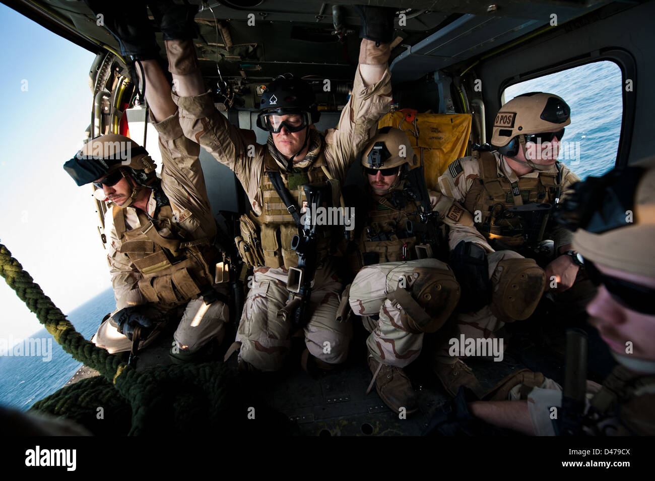 Rappelling from a helicopter hi-res stock photography and images - Alamy