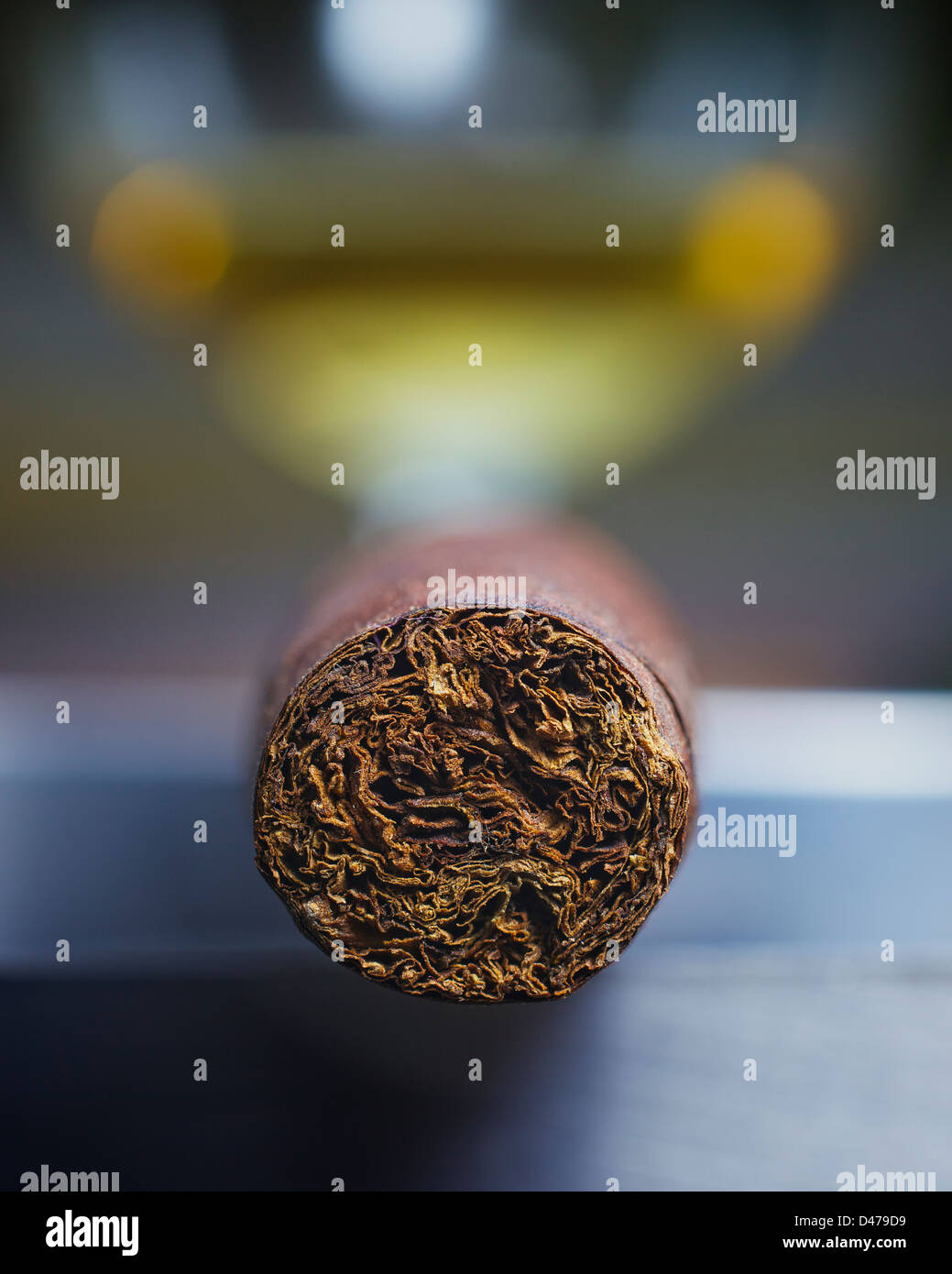 Hand rolled cigar hi-res stock photography and images - Alamy