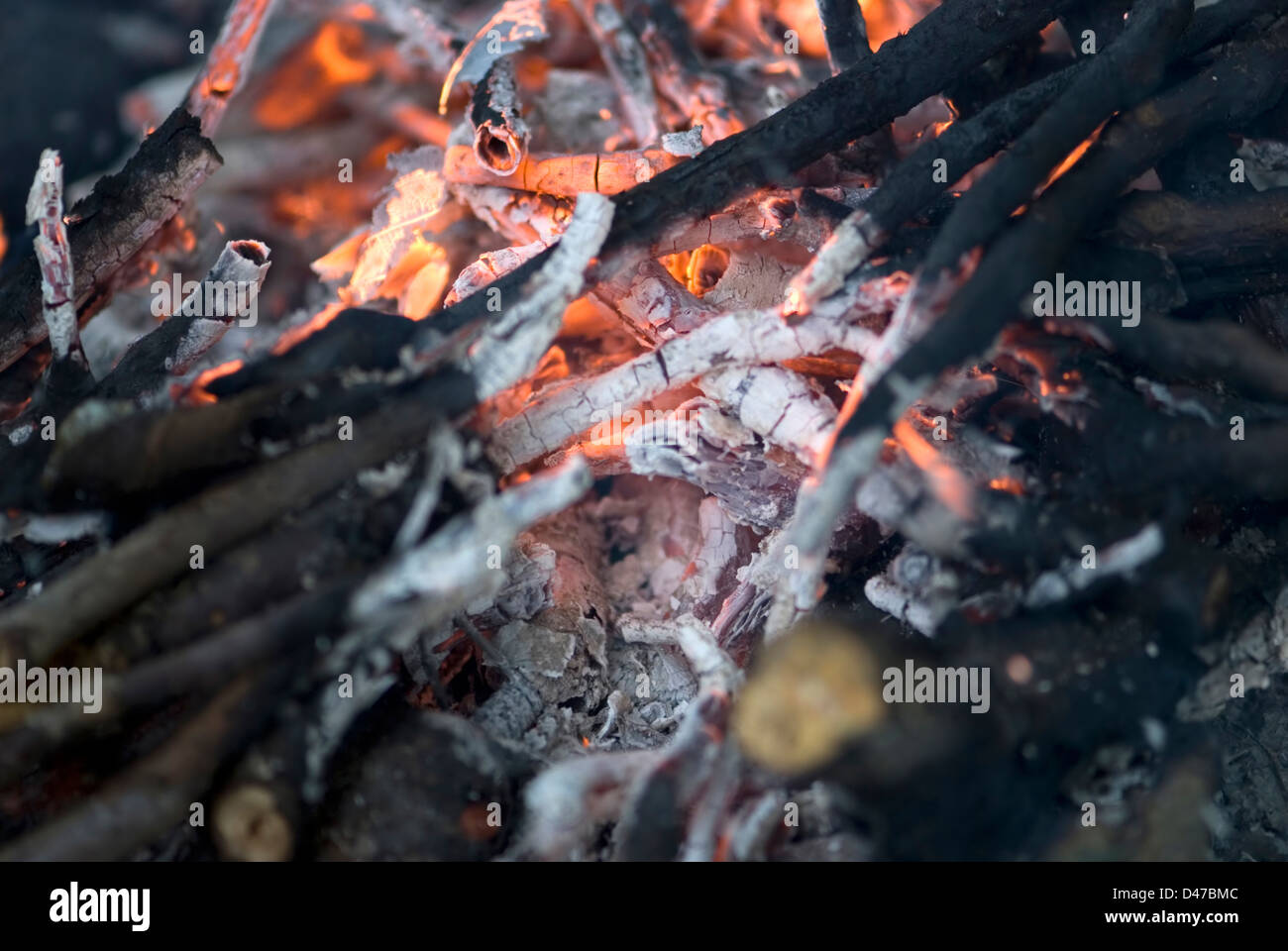 Embers burning hi-res stock photography and images - Alamy