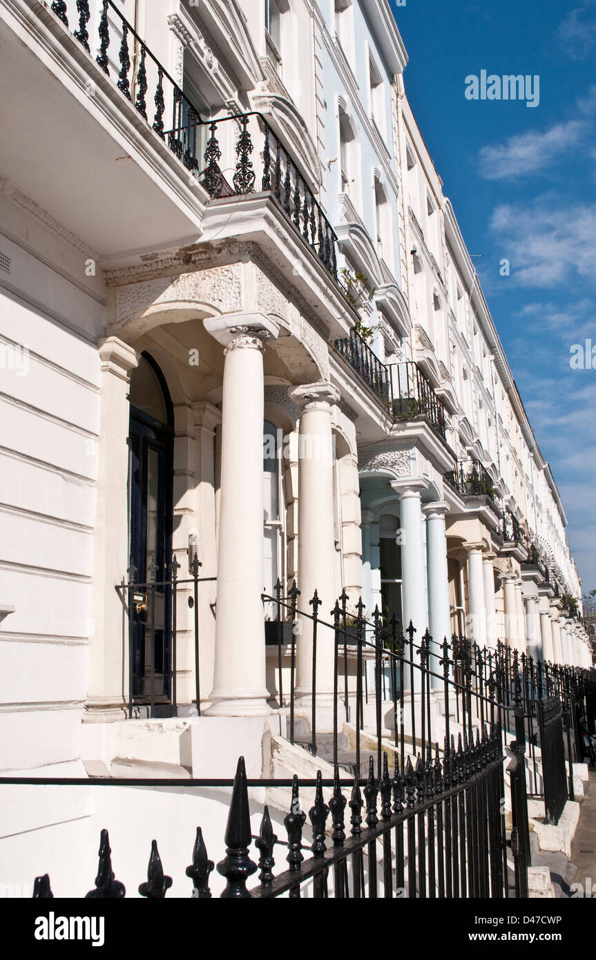 Uk row houses gardens hi-res stock photography and images - Alamy