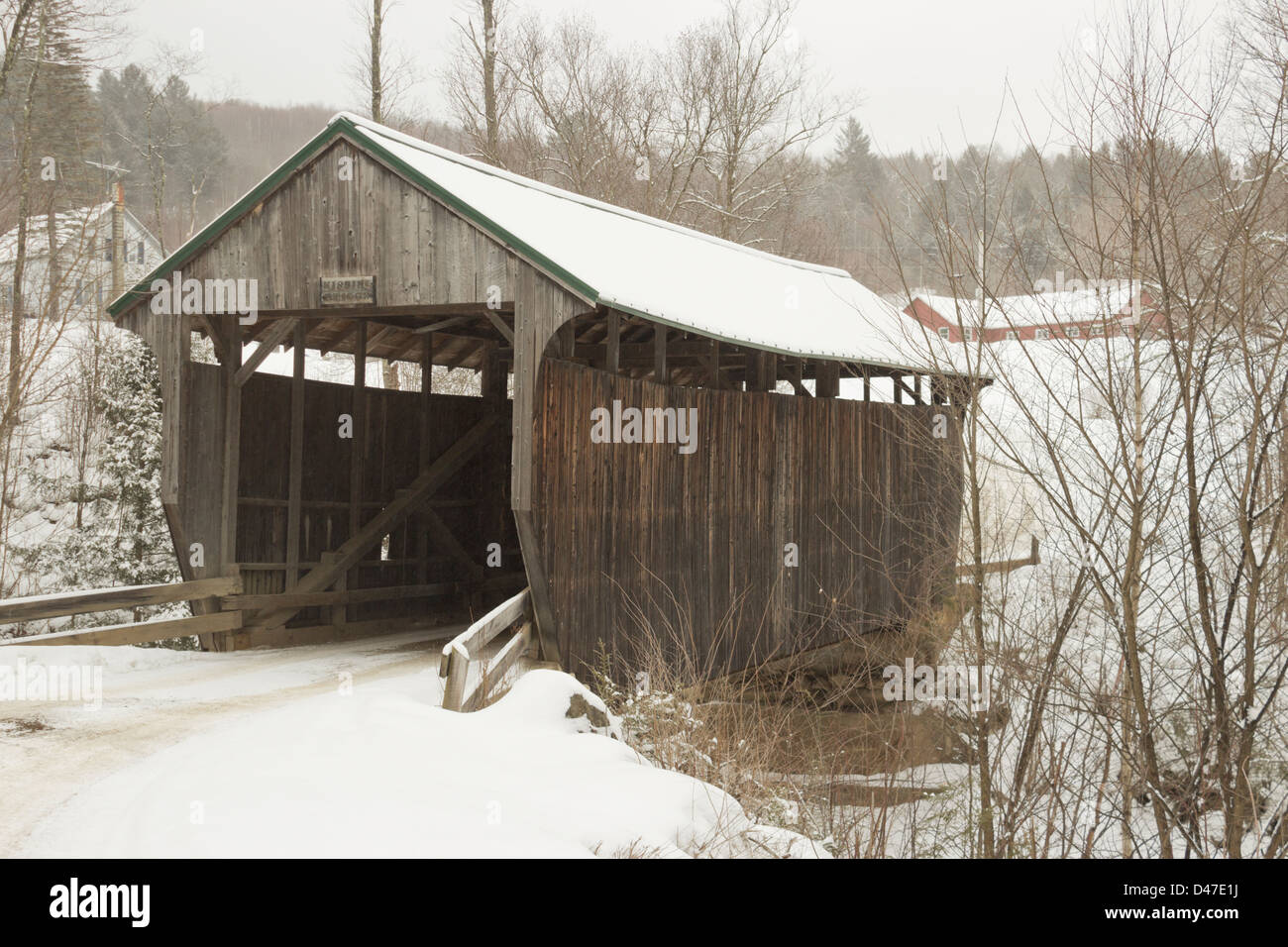 Covered Bridge, Codding Hollow, Vermont, USA in winter snow Stock Photo ...