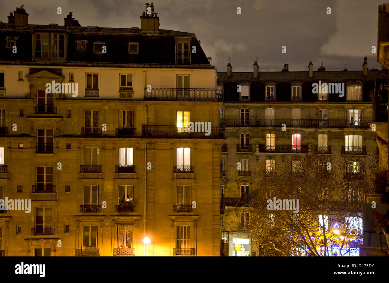Typical Haussmannian architecture parisian buildings at night, Paris ...