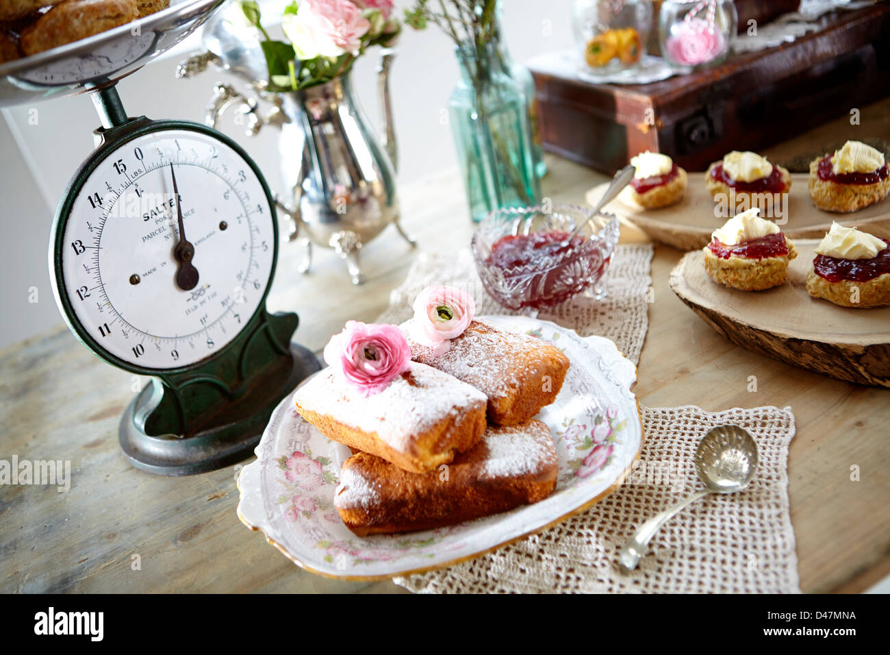 Weighing sugar on scales hi-res stock photography and images - Alamy