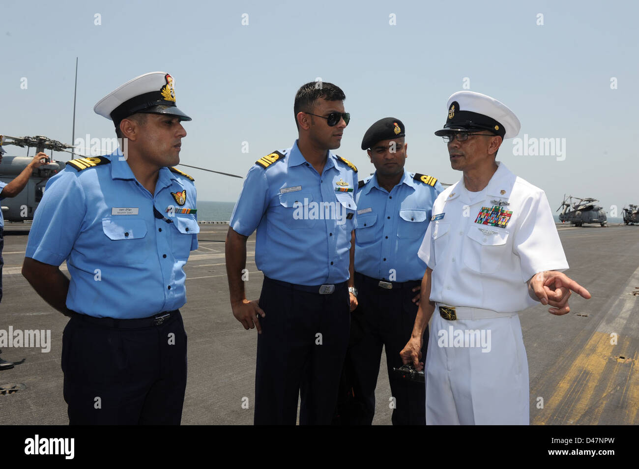 Chief Culinary Specialist Glicerio Ramos meets with Sailors from the ...