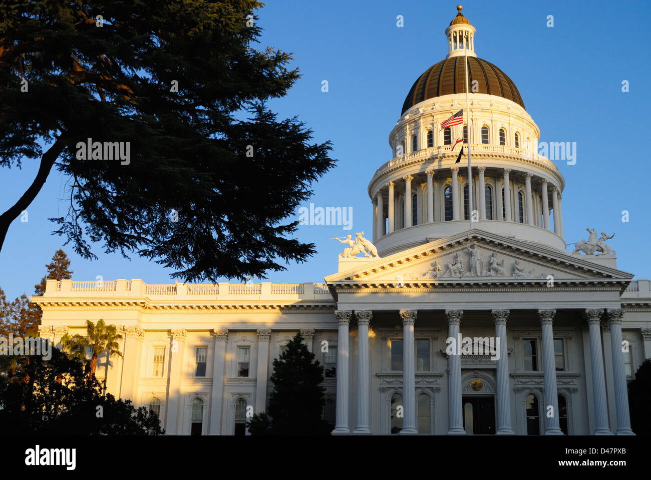 California senate chamber hi-res stock photography and images - Alamy